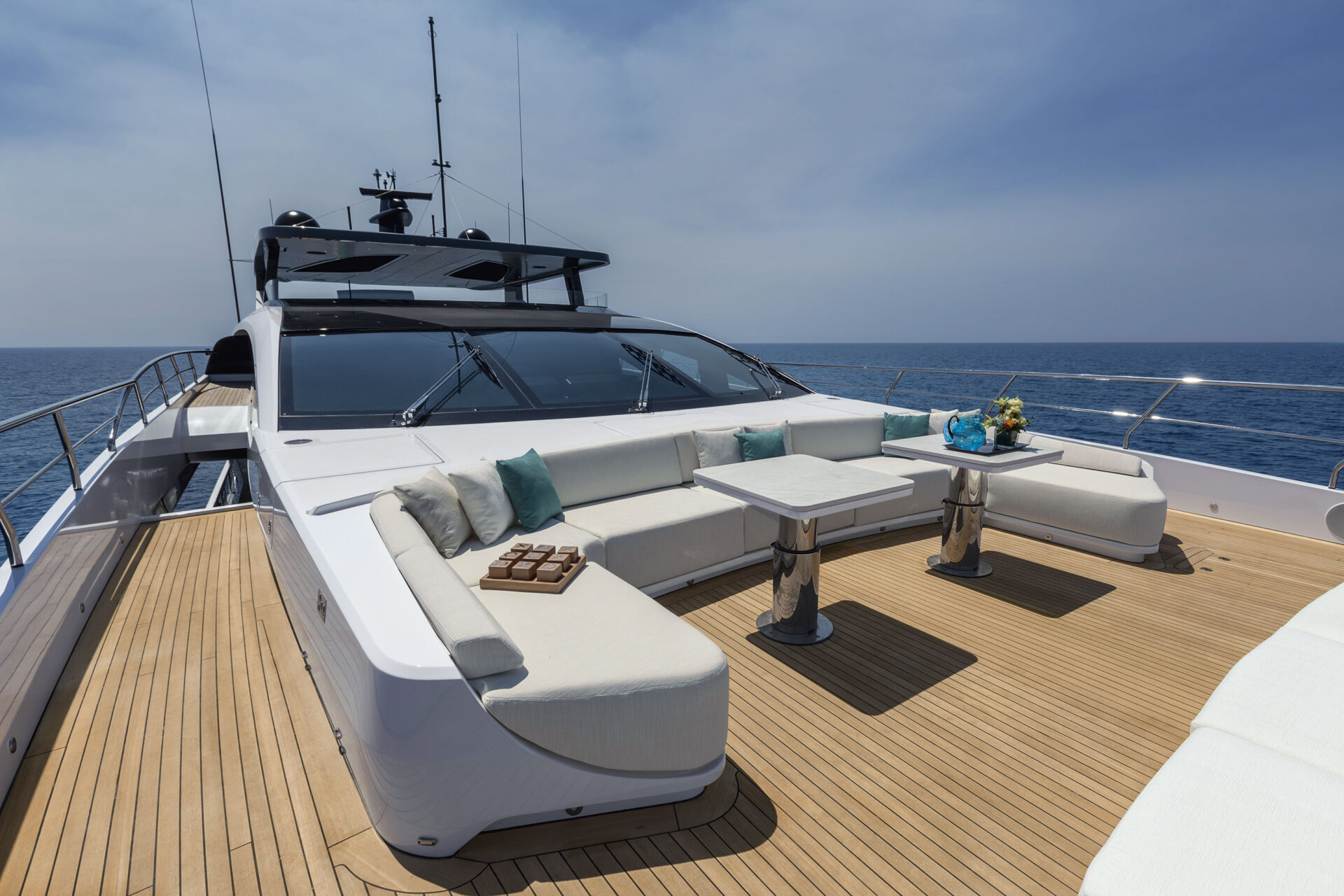 Yacht MYSTERE, Mangusta | CHARTERWORLD Luxury Superyacht Charters